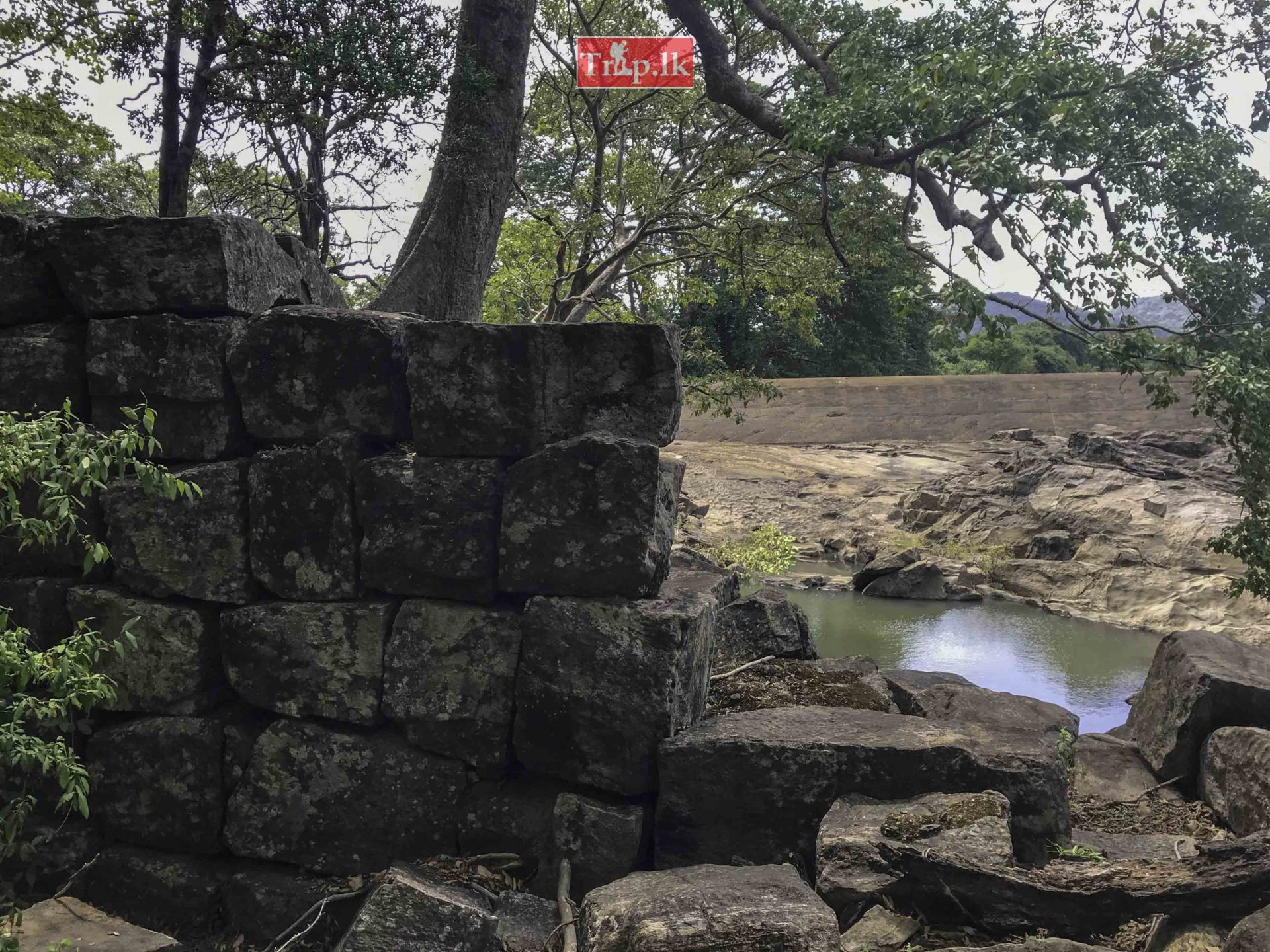 වාරි තාක්ශණයේ සොඳුරුතම නිමැවුමක් - ඇළහැර අමුණ (Elahara Amuna)